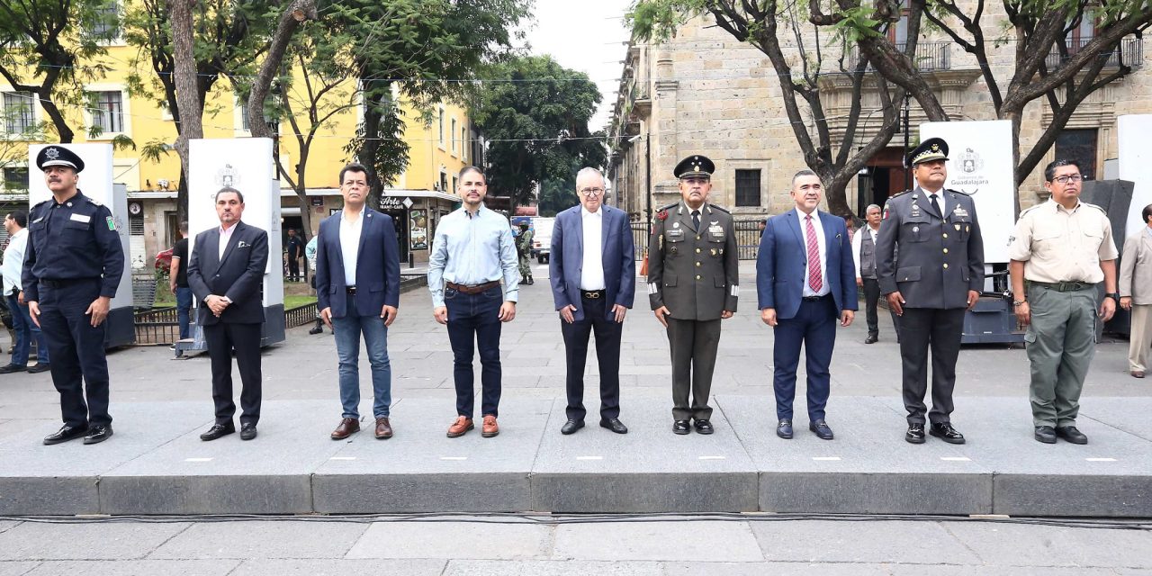 PODER JUDICIAL, PRESENTE EN HONORES A LA BANDERA - Supremo Tribunal de ...